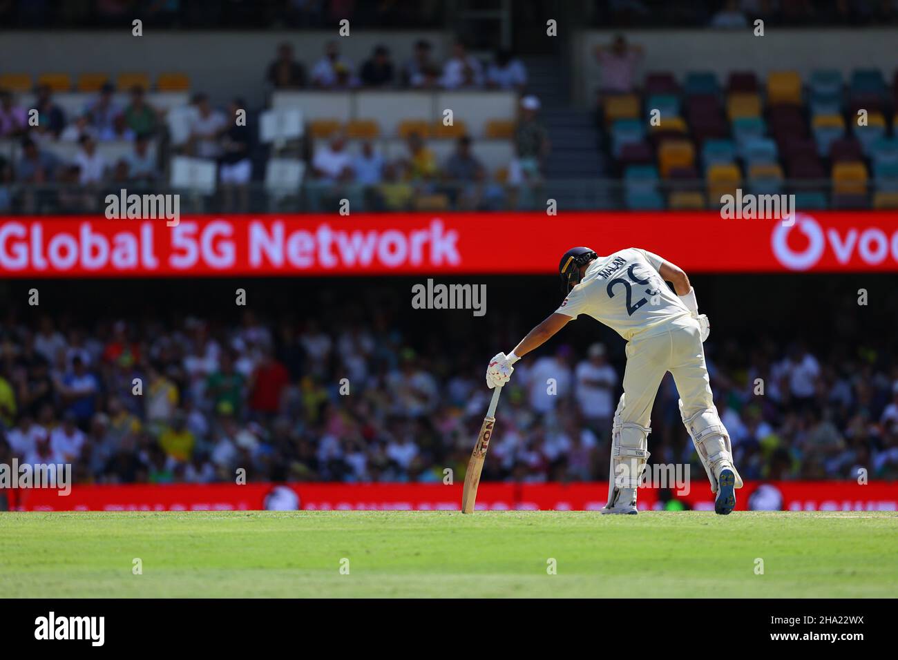 Dawid Malan of England taps the pitch with his bat Stock Photo - Alamy