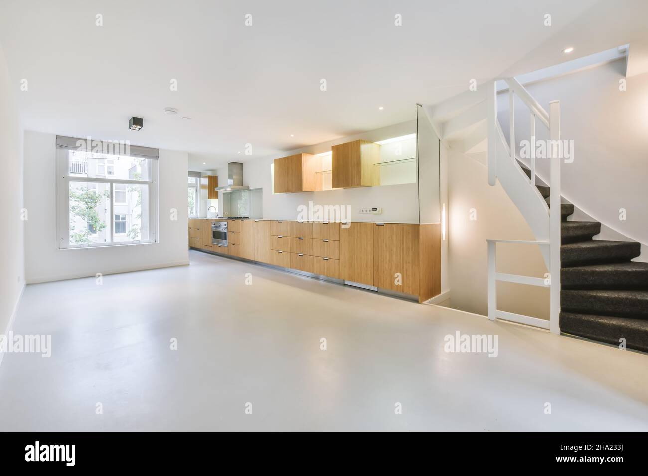 Wooden kitchen unit hi-res stock photography and images - Alamy