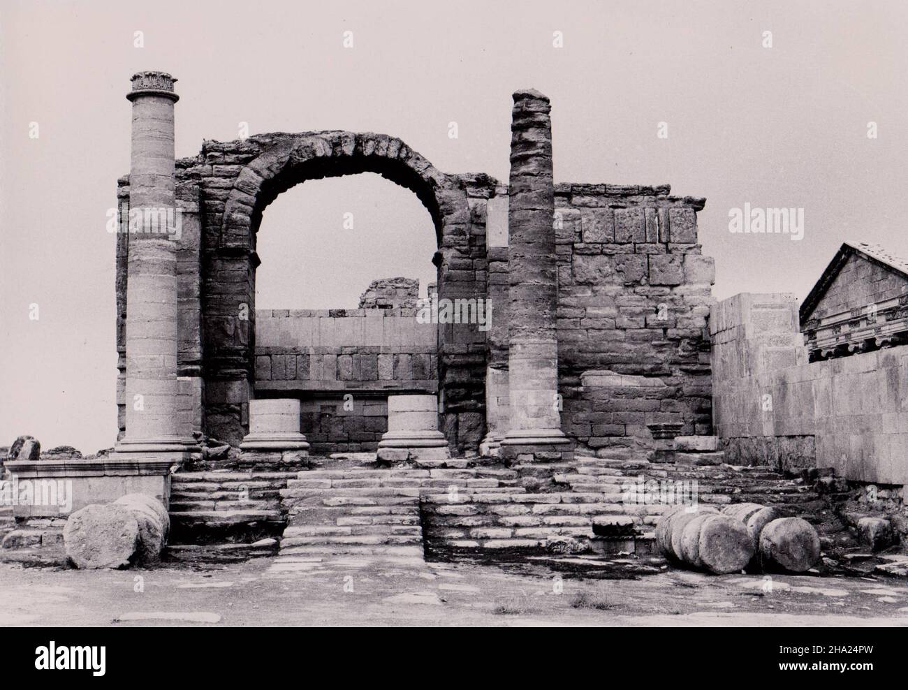Temple of Shahiru another name for Bar Maren, the Moon god of Hatra c.2 ...