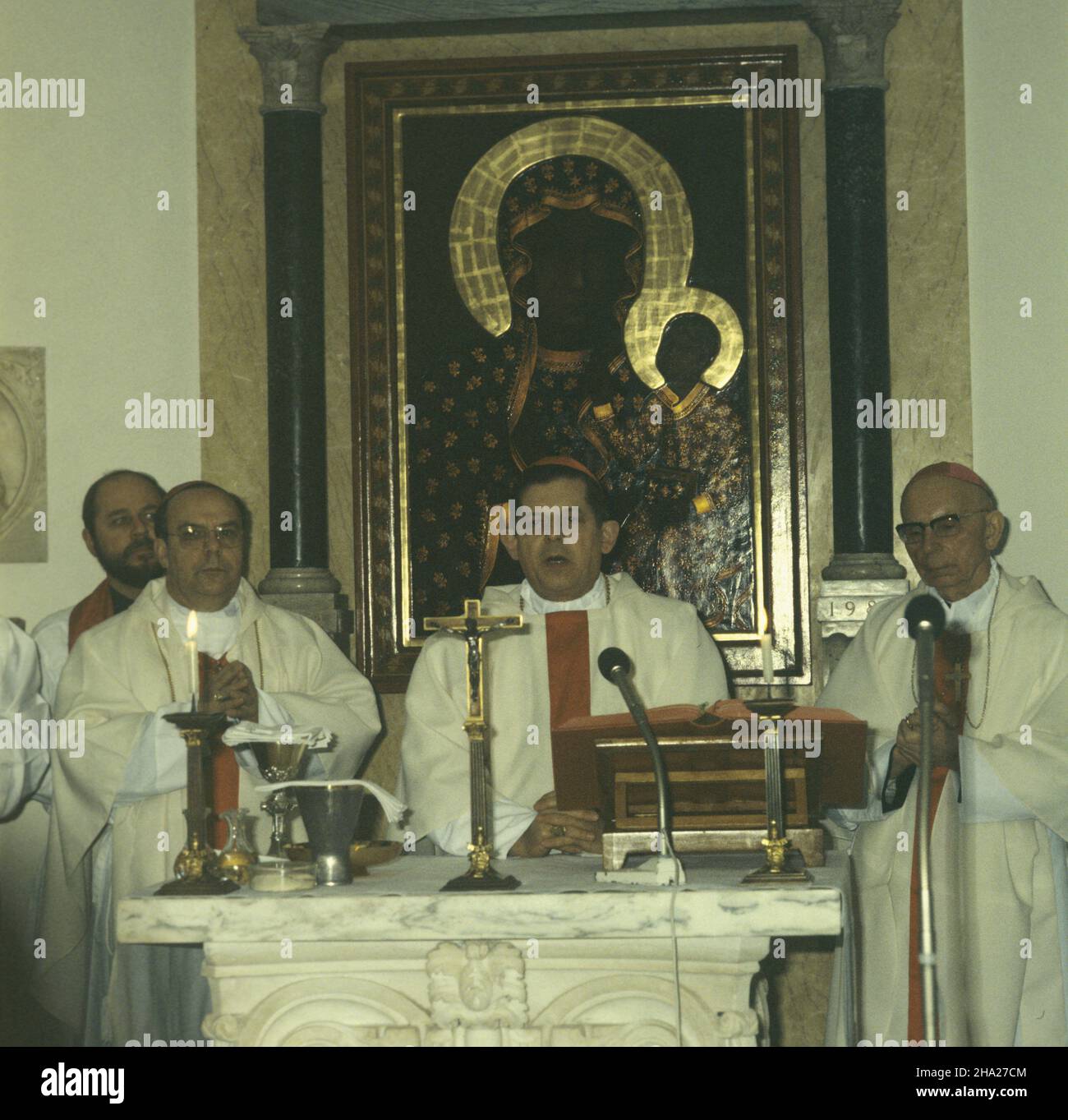 Koncelebra hi-res stock photography and images - Alamy