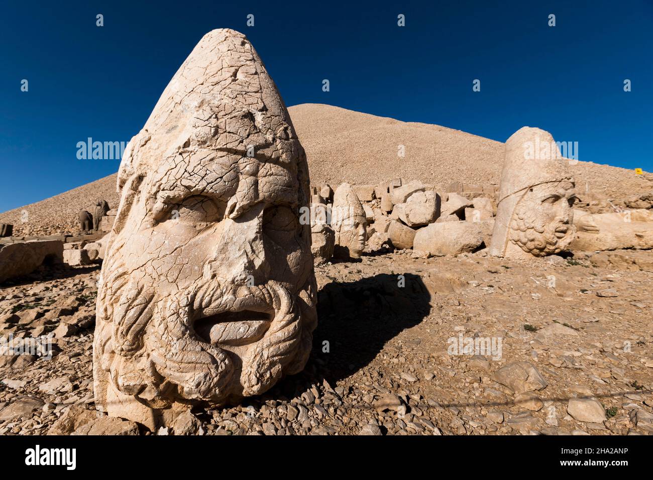 Mount Nemrut, Nemrut Dagi, head statues of god Zeus at west terrace ...