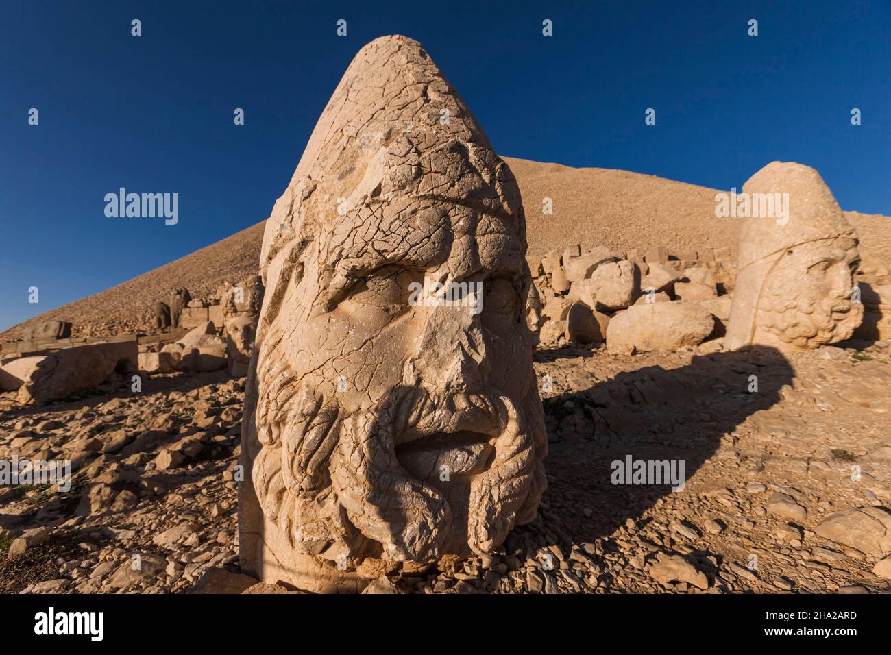 Mount Nemrut, Nemrut Dagi, head statues of god Zeus at west terrace ...