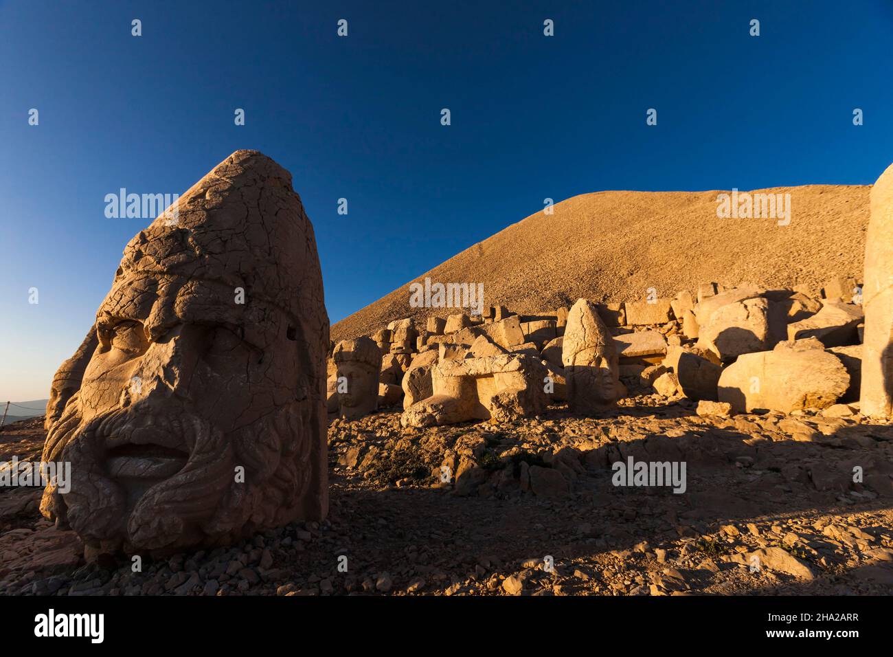 Mount Nemrut, Nemrut Dagi, head of god Zeus at west terrace, sunset ...