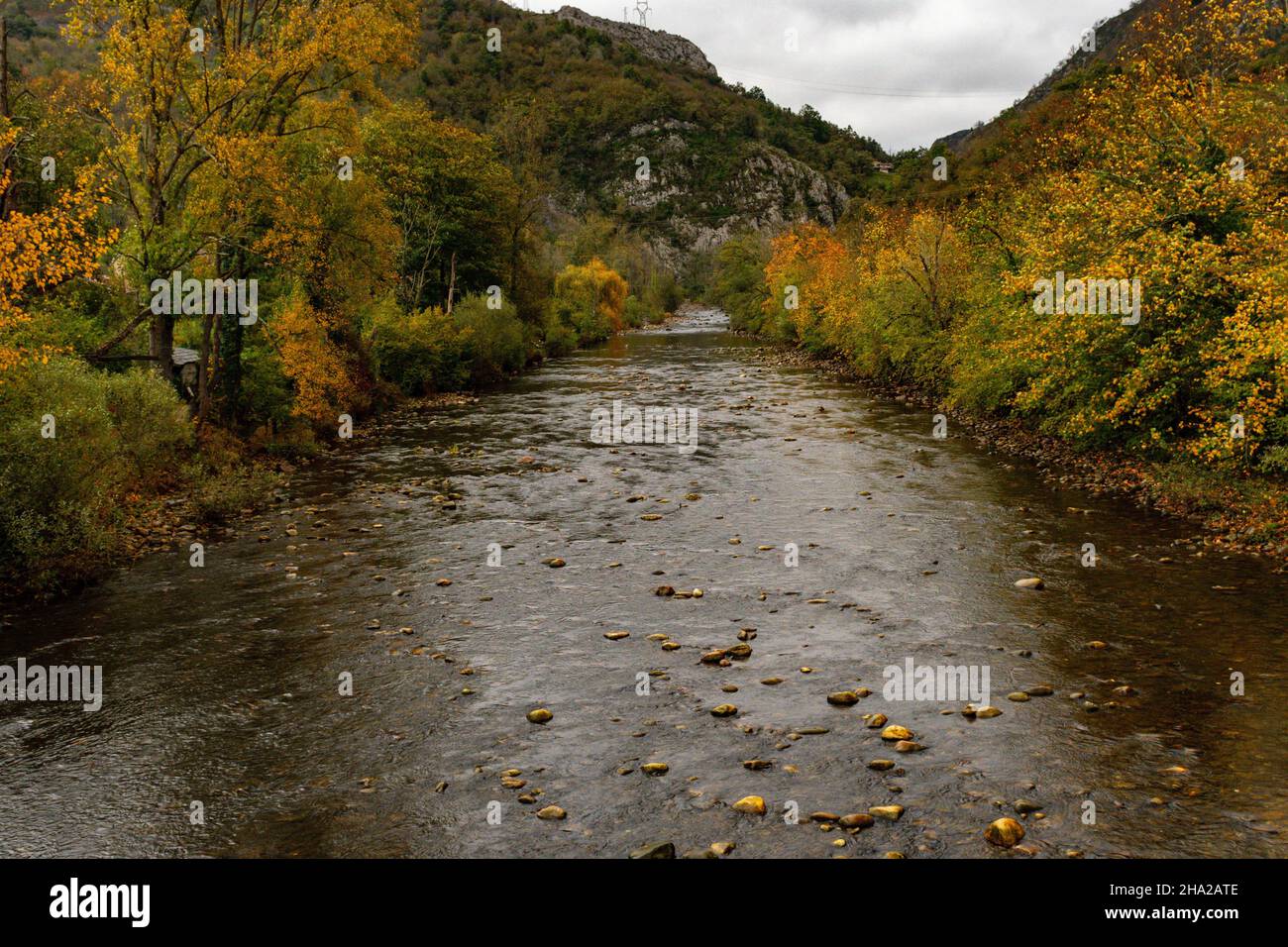 Beautiful landscape river canoe hi-res stock photography and images - Alamy