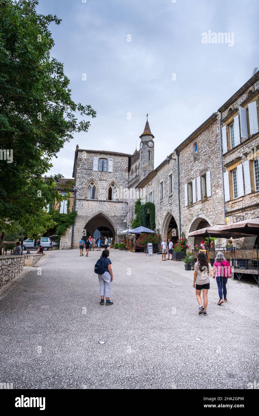 Monflanquin (south-western France): bastide (fortified medieval town ...