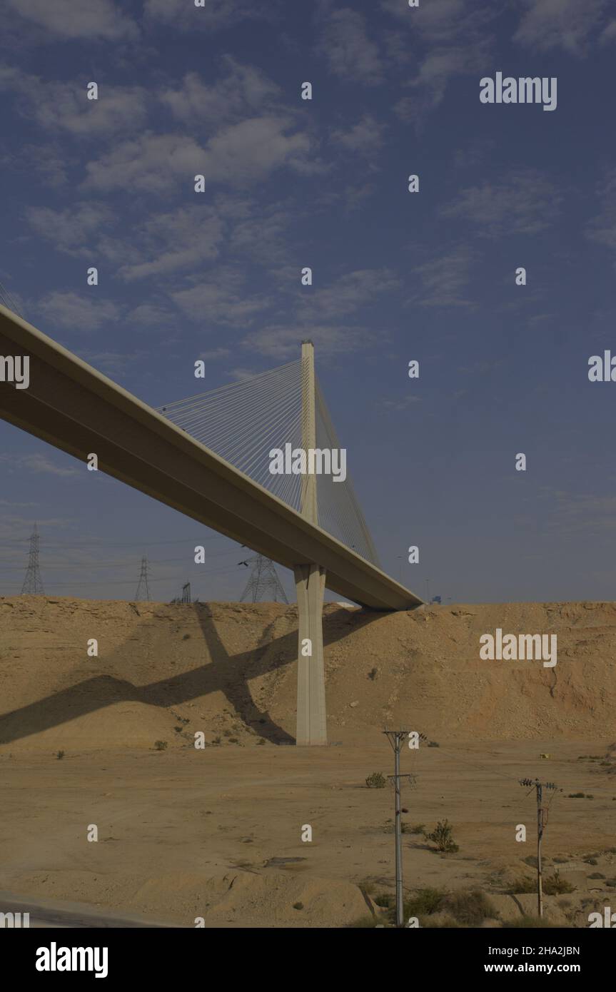 Riyadh sky bridge hi-res stock photography and images - Alamy