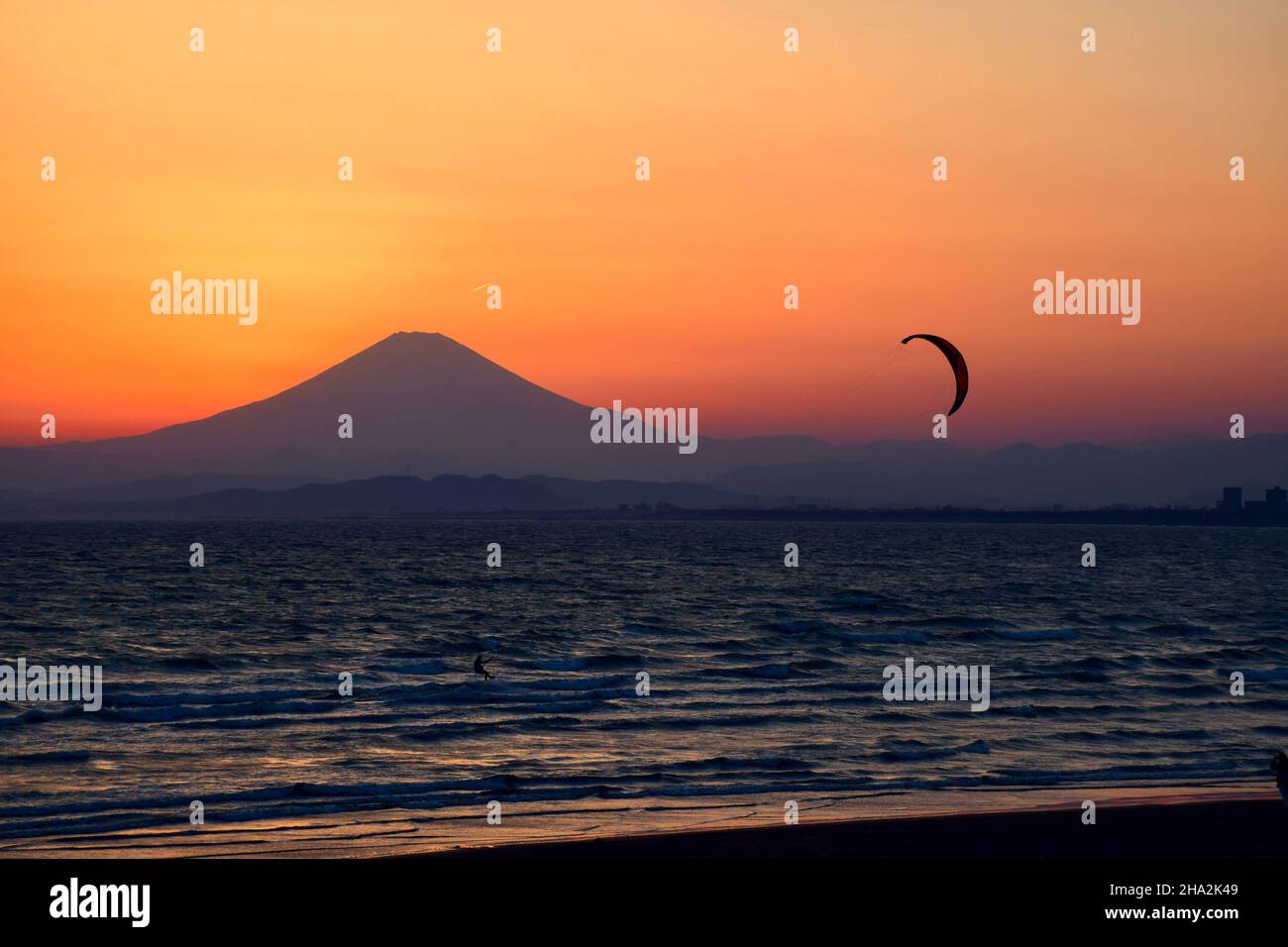 Mount fuji silhouette hi-res stock photography and images - Alamy