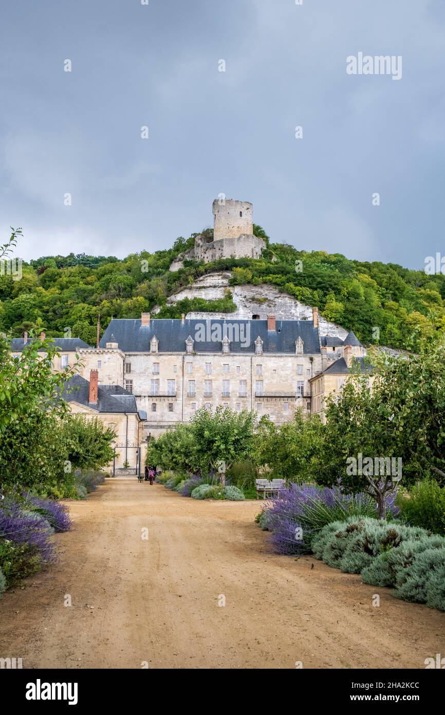 La Roche-Guyon (northern France): overview of the castle and its keep ...
