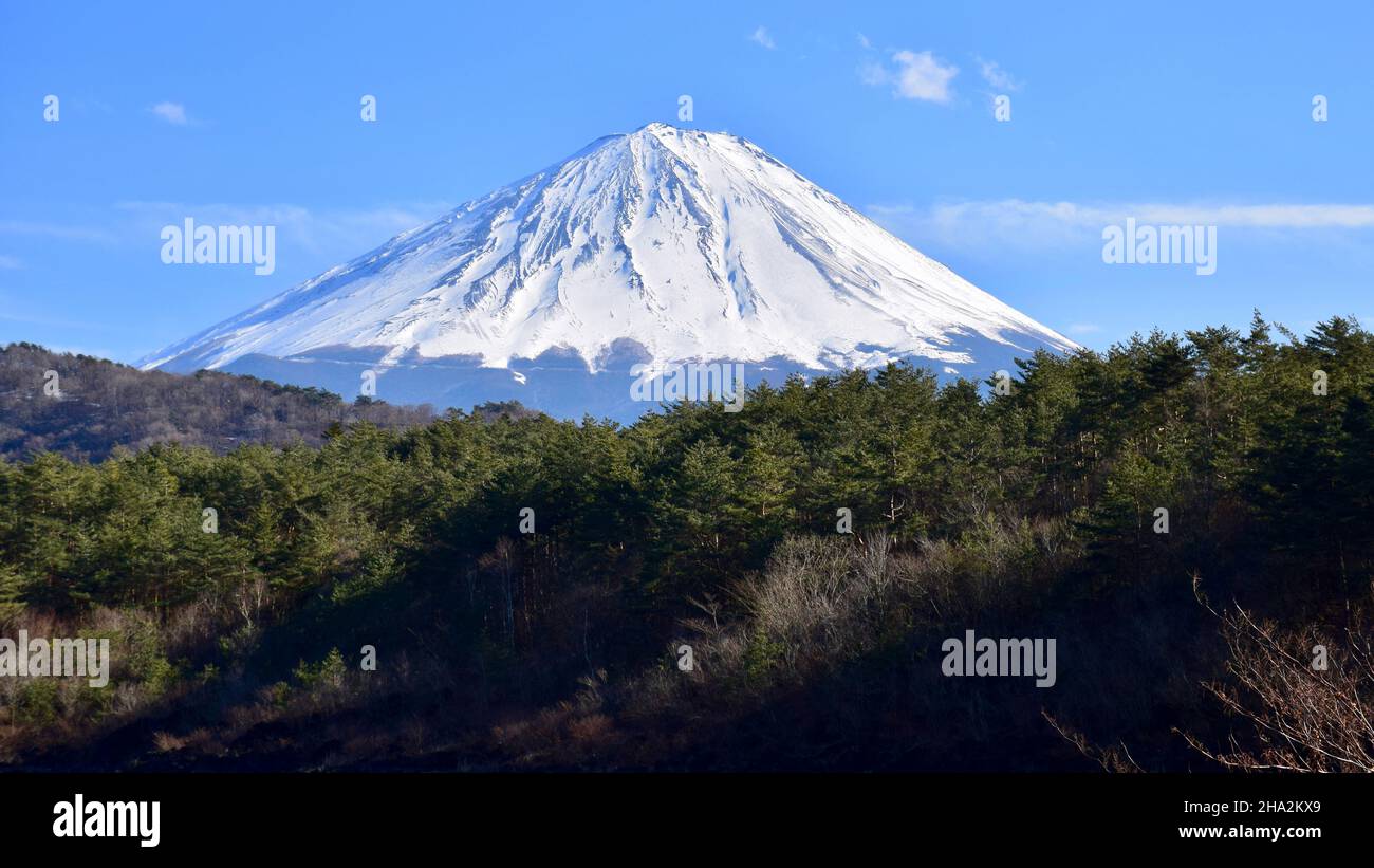 Mt. Fuji with snow cap Stock Photo - Alamy