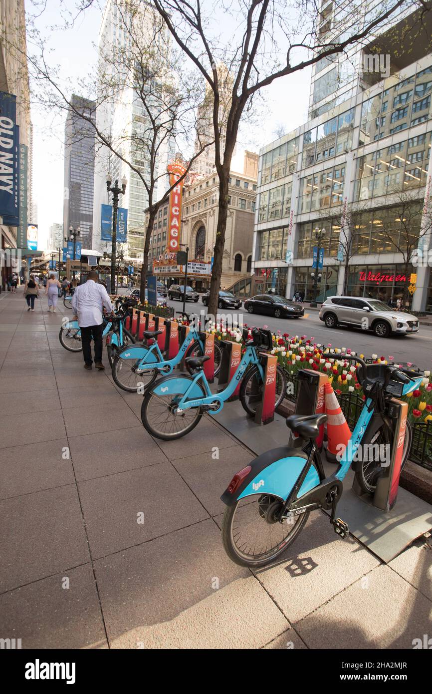 Chicago's divvy program hi-res stock photography and images - Alamy