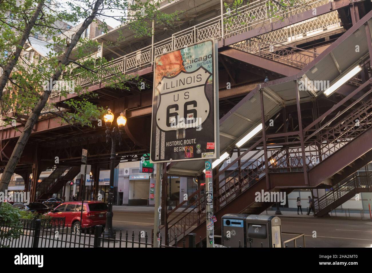 Chicago, Illinois, USA Historic Route 66 Begin Sign Stock Photo - Alamy