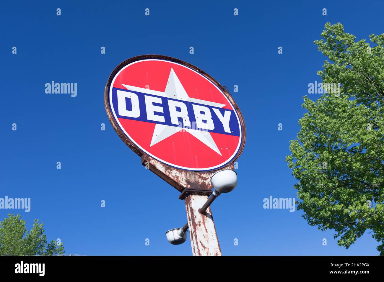 St. James, Missouri, MO, USA On Route 66, an abandoned Derby gas ...
