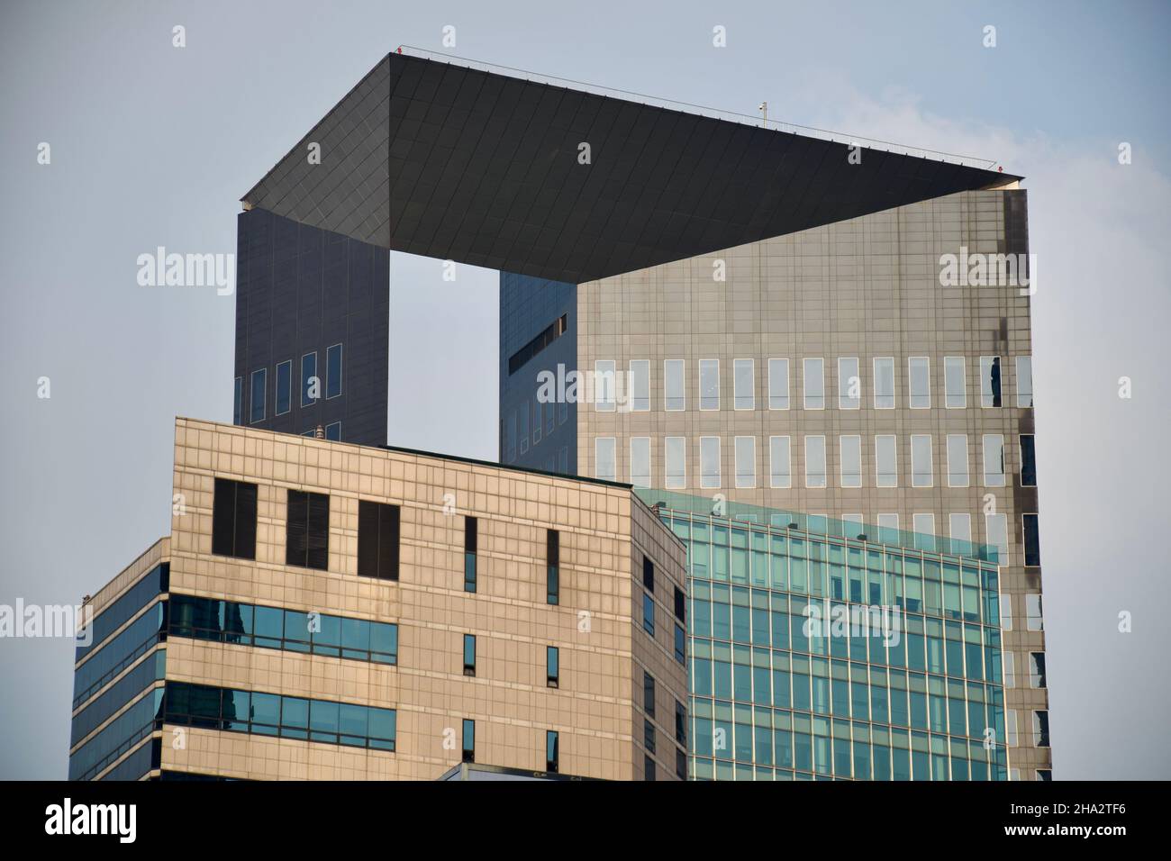Skyscraper unusual shape hi-res stock photography and images - Alamy