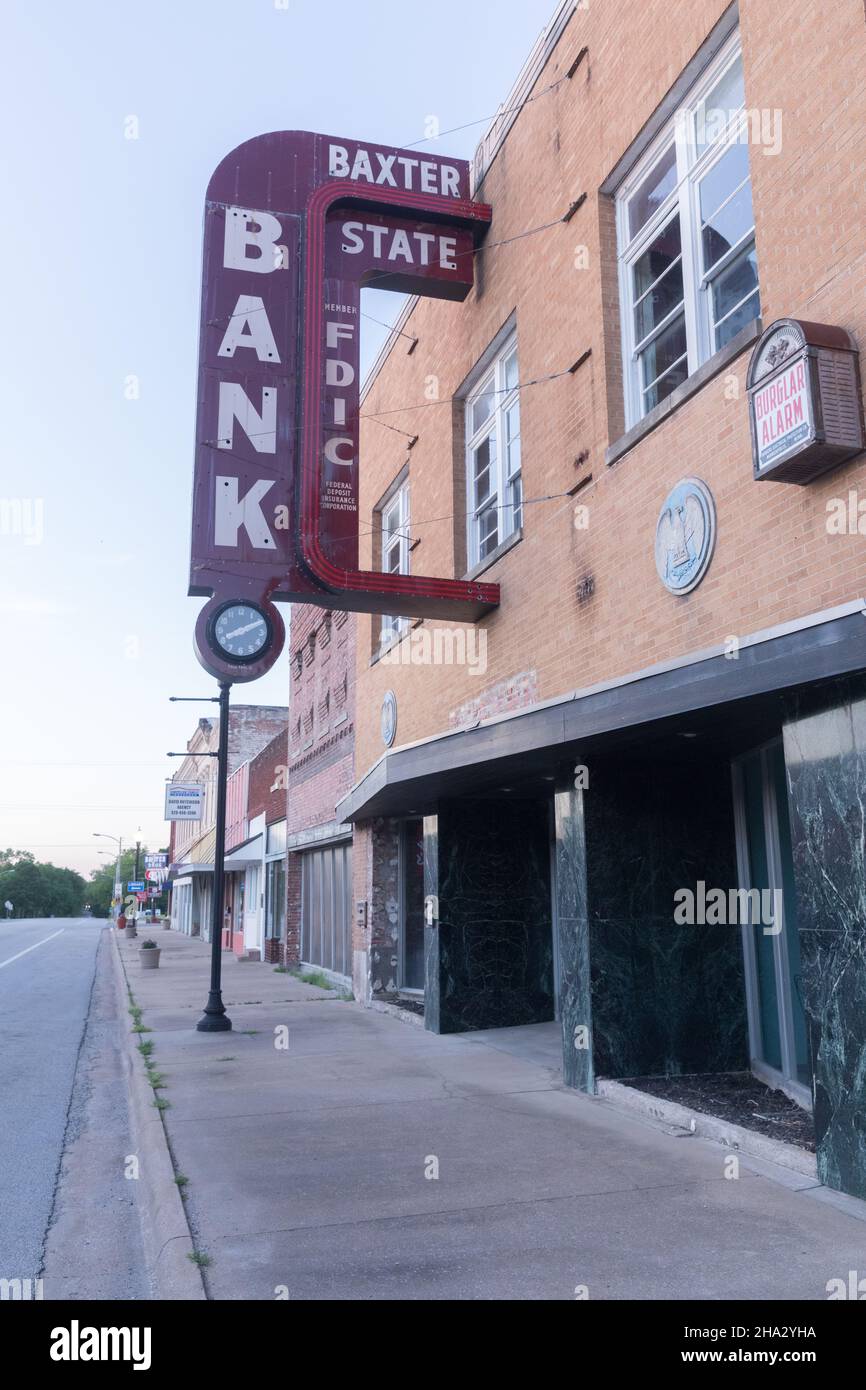 Baxter springs hi-res stock photography and images - Alamy