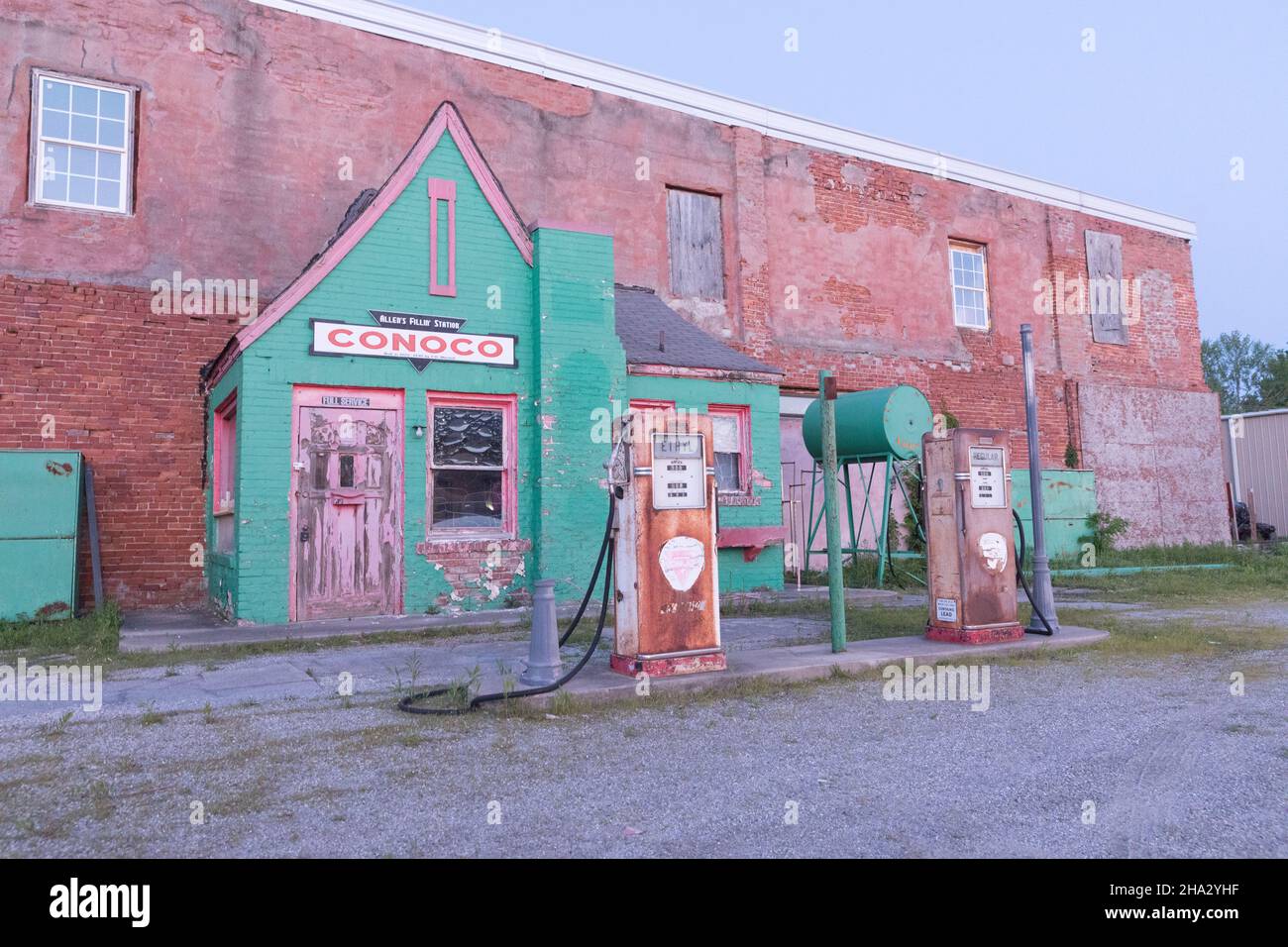 Commerce, Oklahoma, Historic Route 66, Allen's Conoco Fillin' Station ...