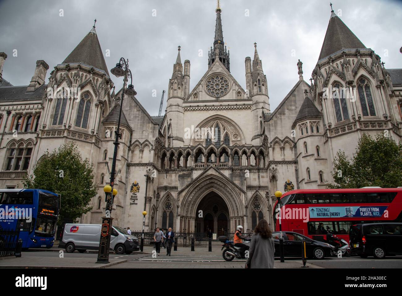 London, 27/09/2020. The Royal Courts of Justice, is a court of law in ...