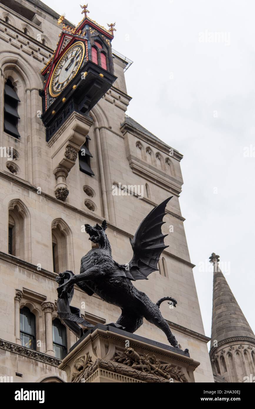 London, 27/09/2020. The Temple Bar Memorial, the dragon They call it ...