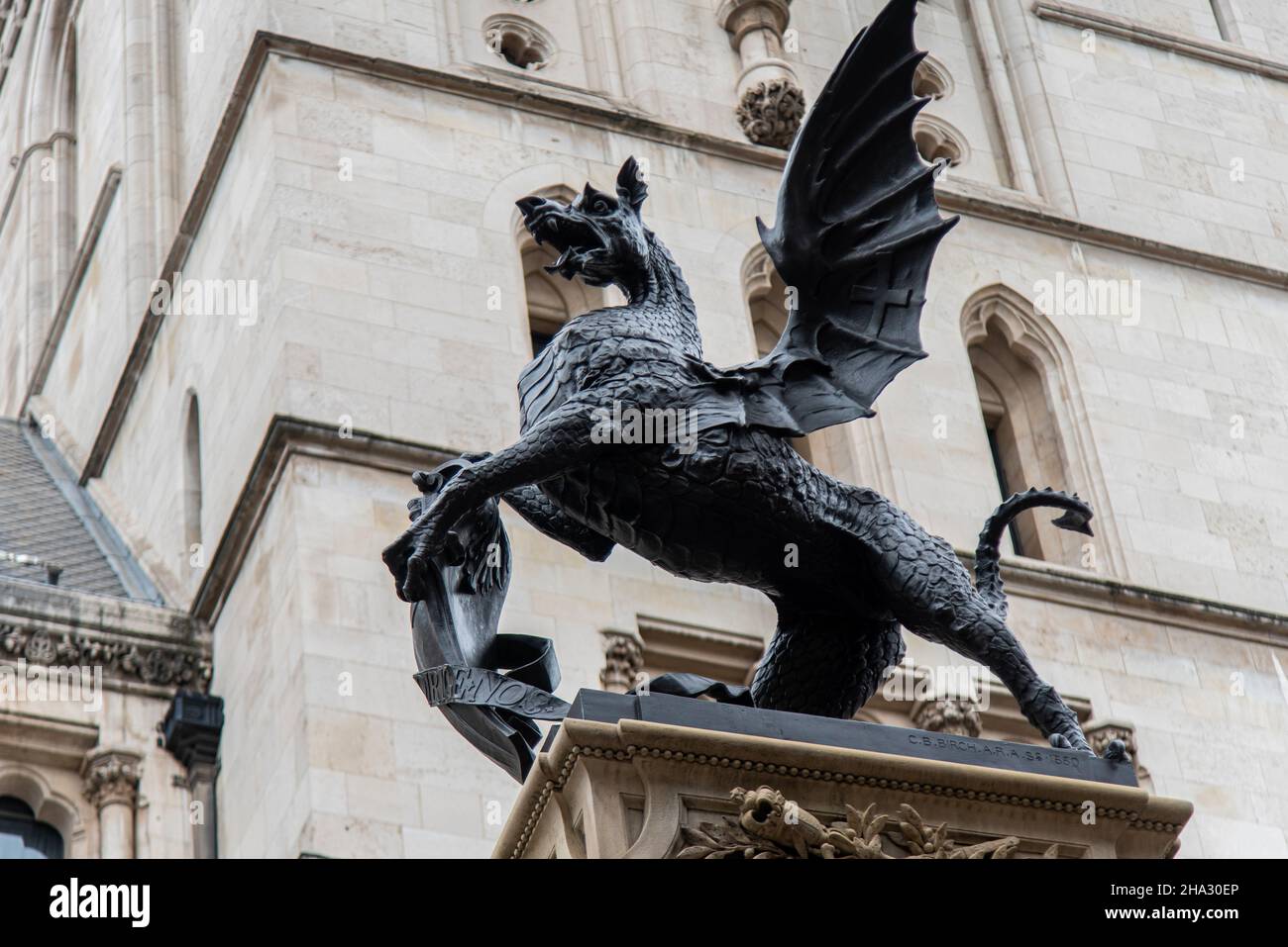London, 27/09/2020. The Temple Bar Memorial, the dragon They call it ...