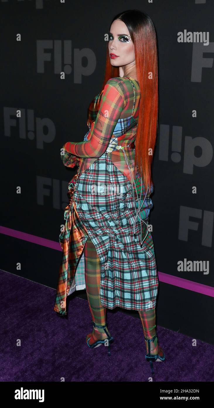 HOLLYWOOD, LOS ANGELES, CALIFORNIA, USA - DECEMBER 09: Singer Halsey ...