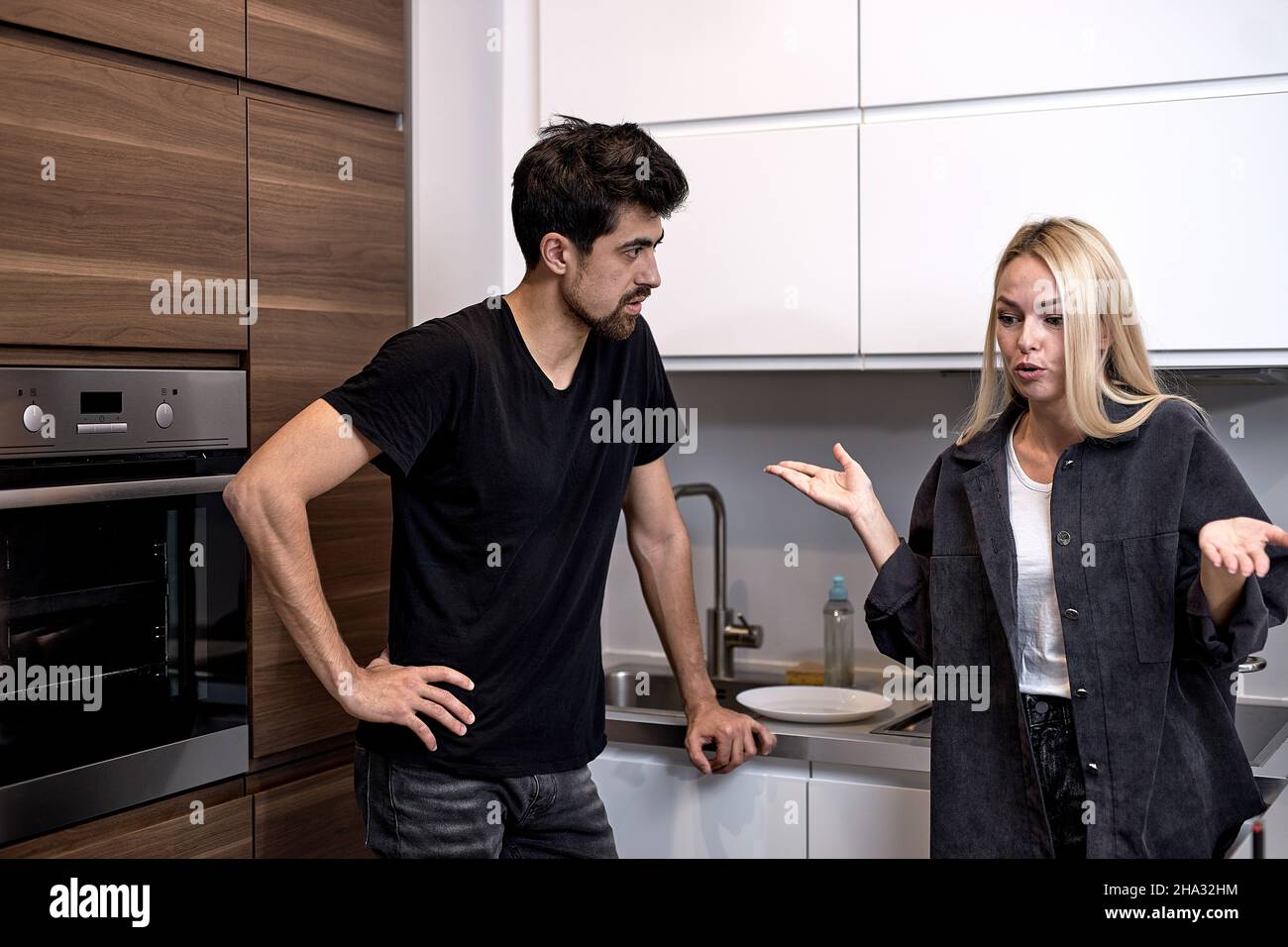 Man yelling at woman in bedroom hi-res stock photography and images - Alamy