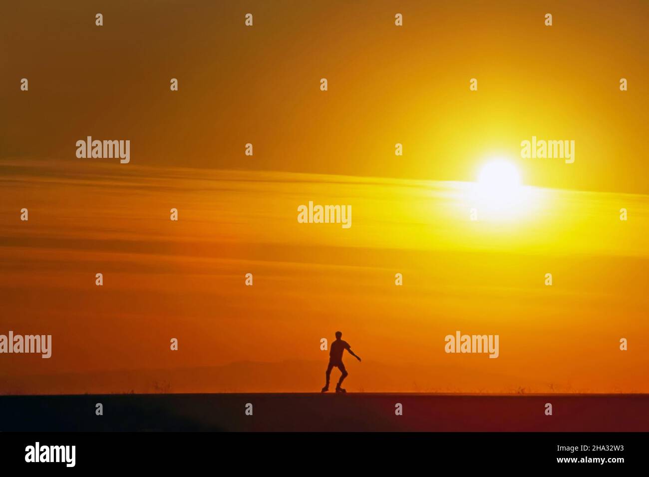 Roller Skating at sunset by Lake Miramar in San Diego Stock Photo - Alamy