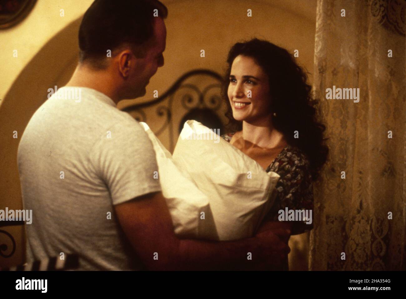 Hudson Hawk Year : 1991 USA Director : Michael Lehmann Andie MacDowell ...