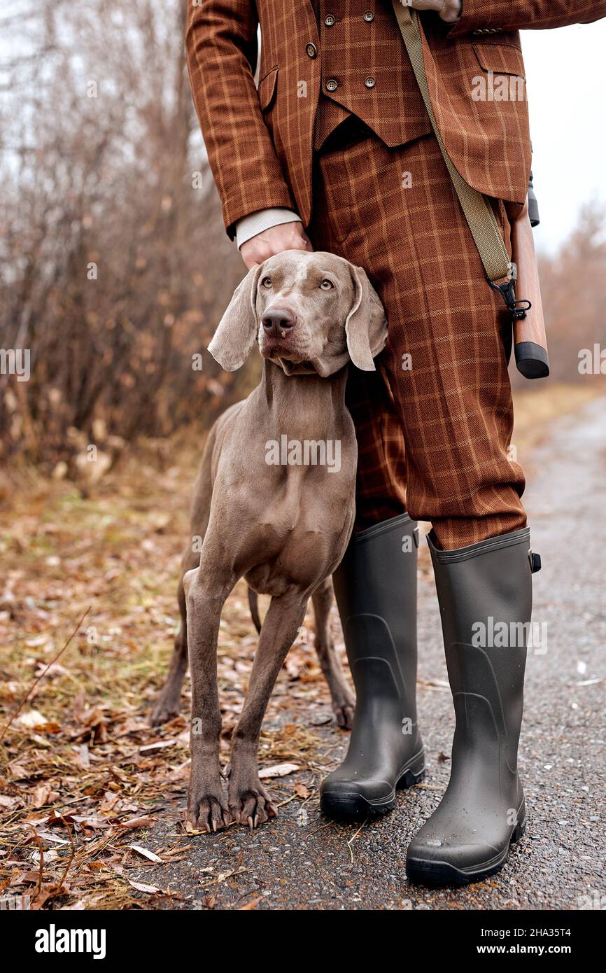 Experienced hunters hi-res stock photography and images - Alamy