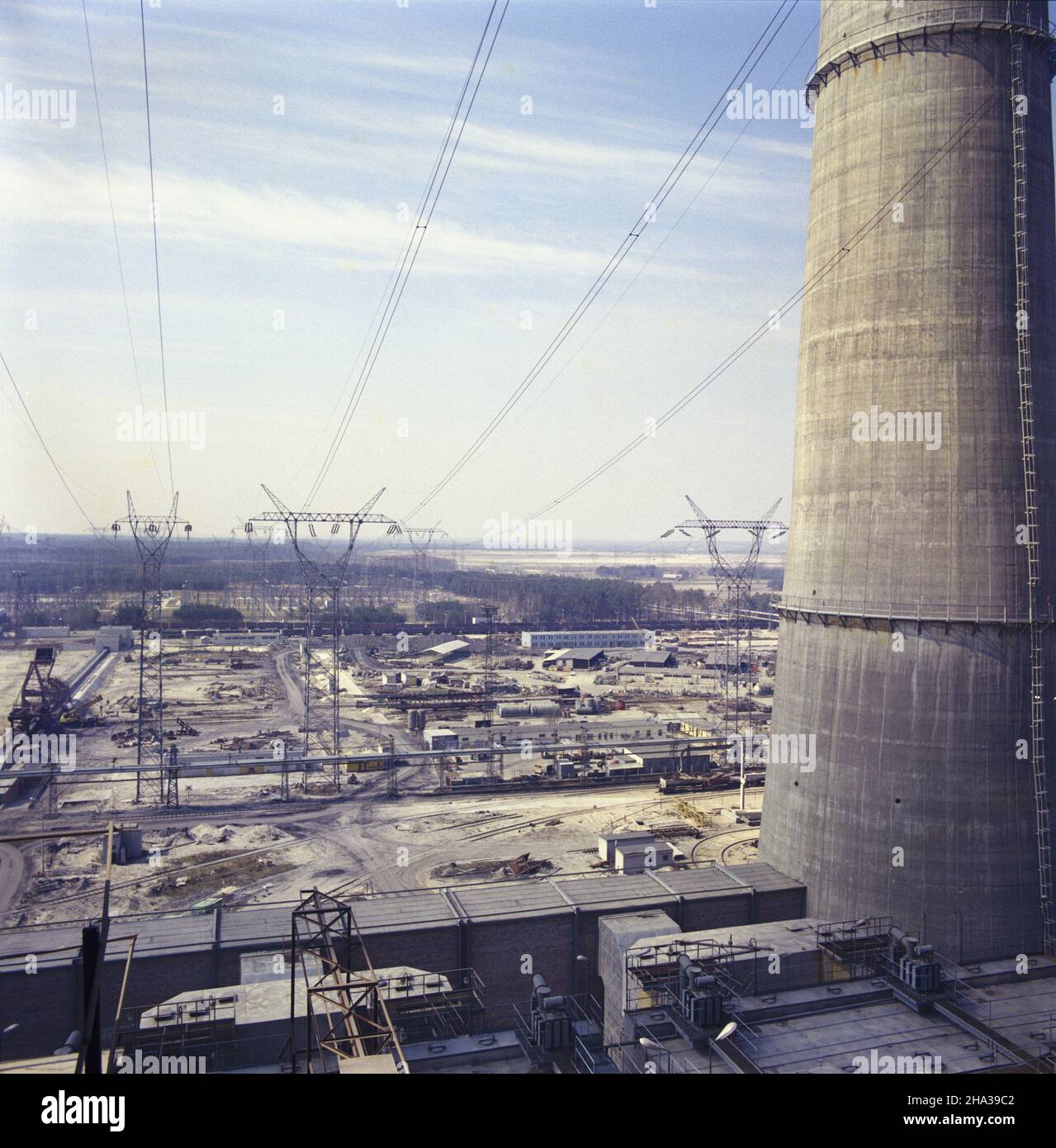 Linia wysokiego napiecia hi-res stock photography and images - Alamy