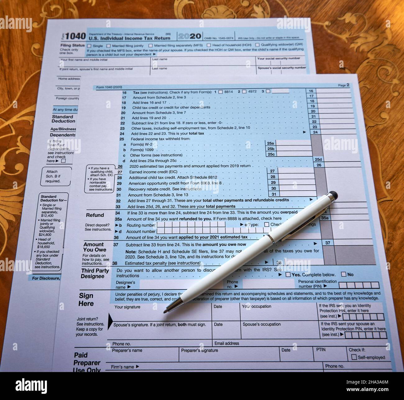 US 1040 Tax Form Stock Photo - Alamy