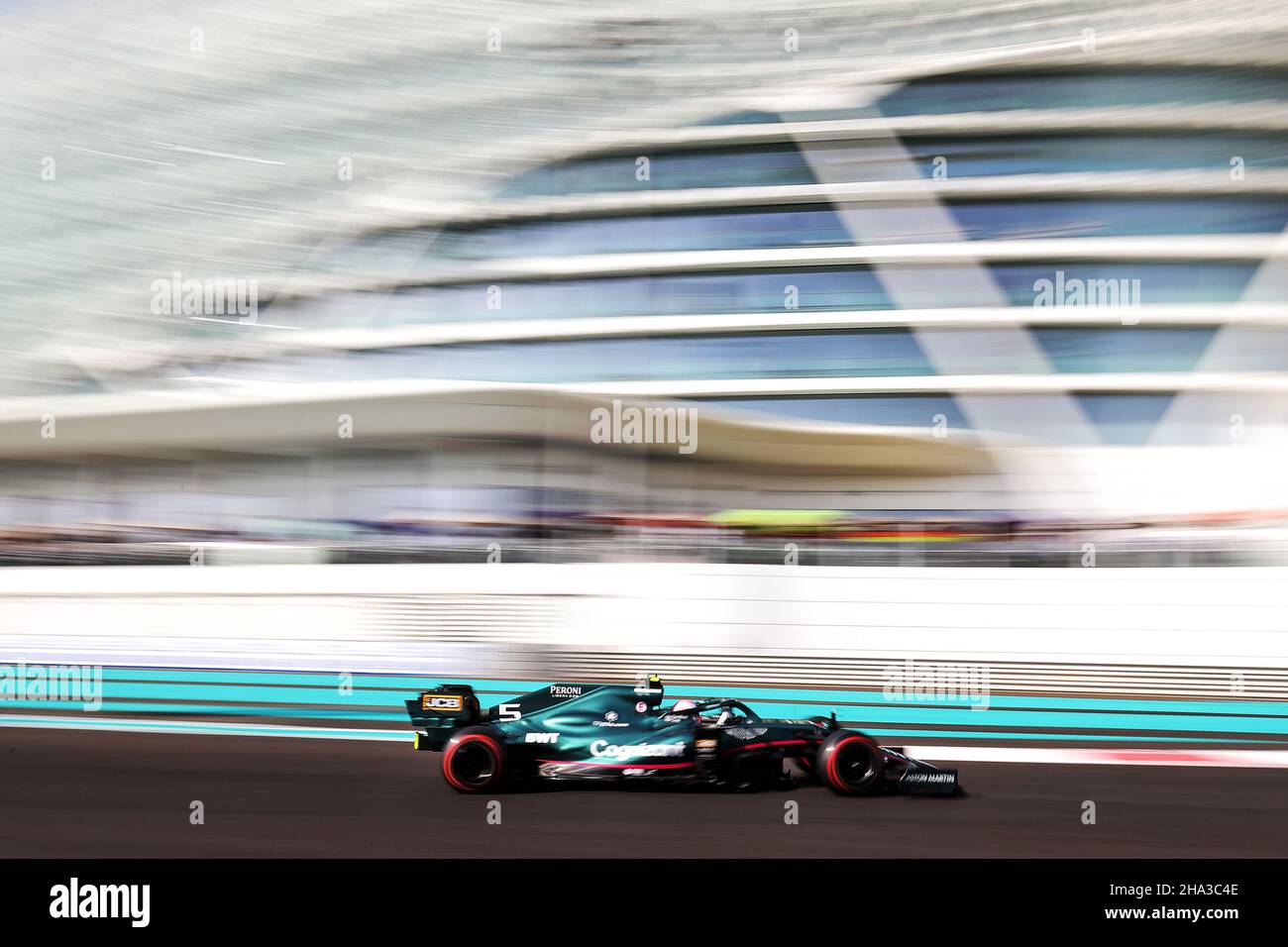 Abu Dhabi, Abu Dhabi. 10th Dec, 2021. Sebastian Vettel (GER) Aston ...