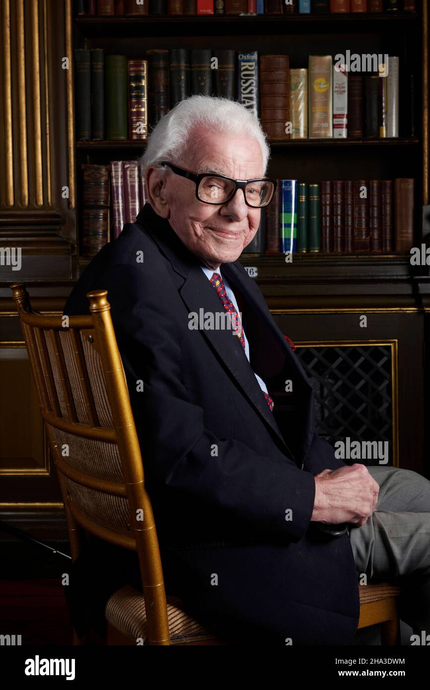 Barry Cryer at the Oldie Gang Show 08/12/21 Stock Photo - Alamy