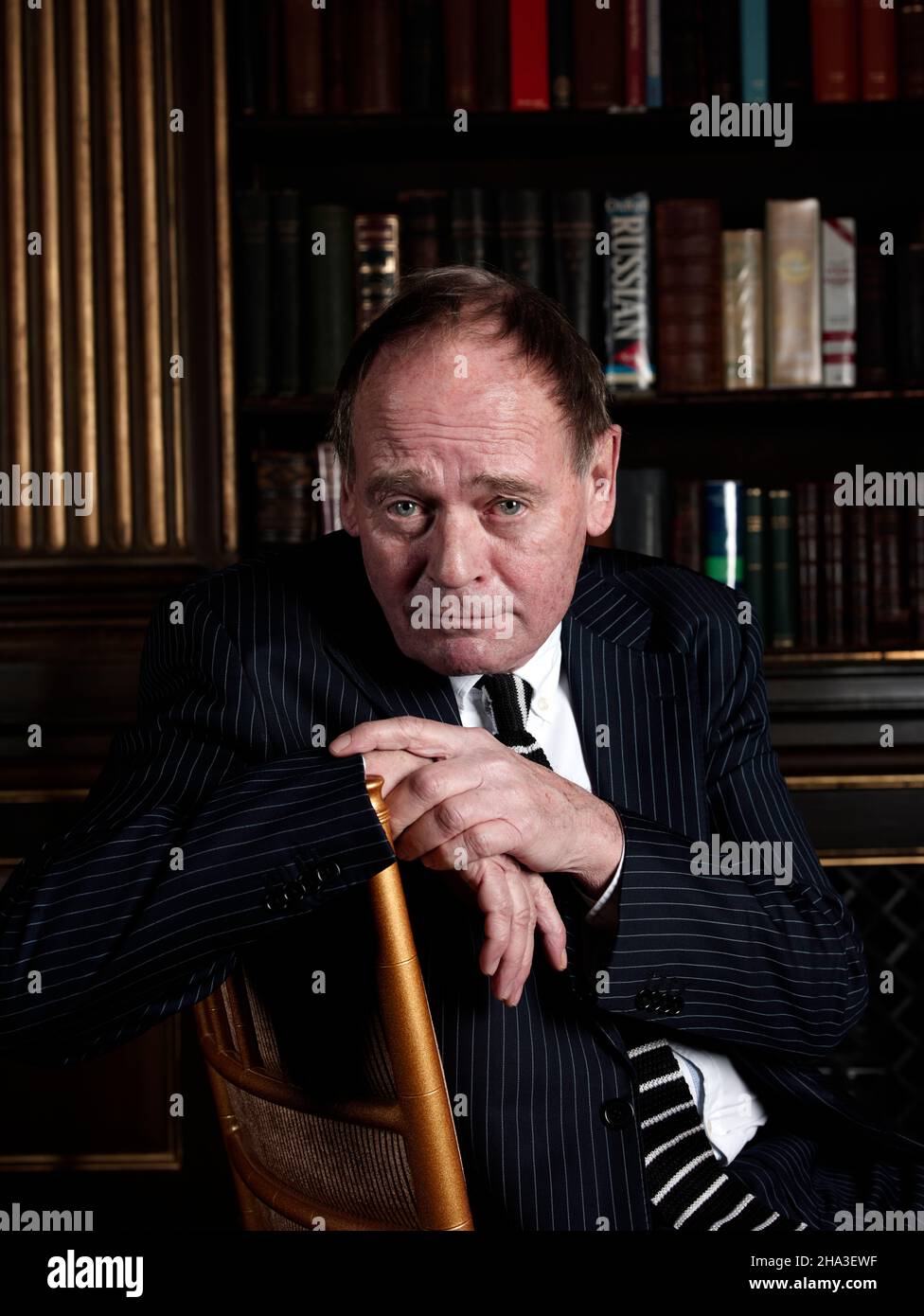 John lloyd qi hi-res stock photography and images - Alamy