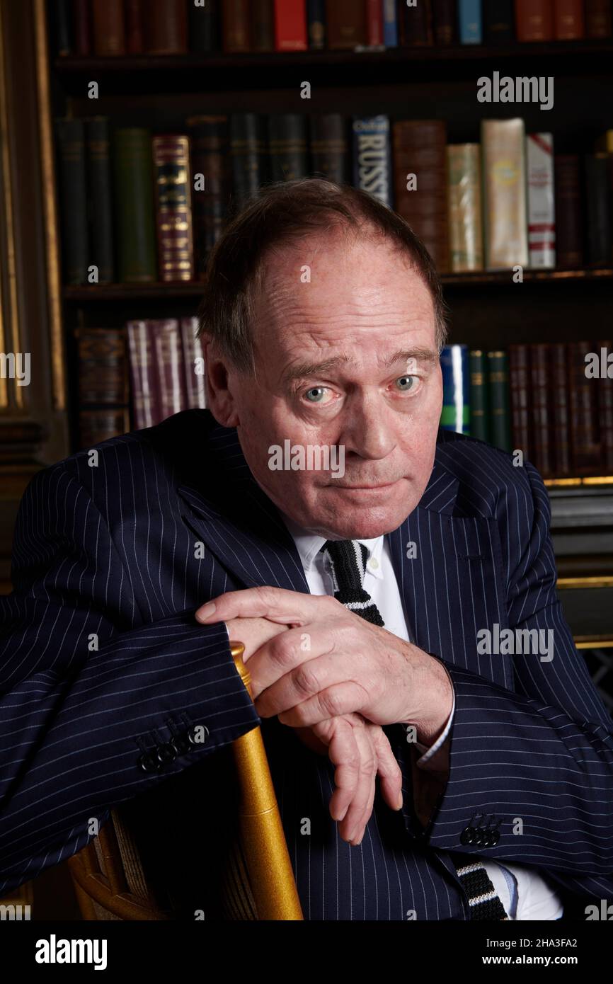 John lloyd qi hi-res stock photography and images - Alamy