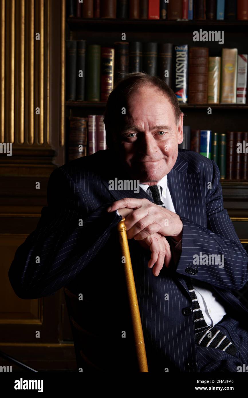 John lloyd qi hi-res stock photography and images - Alamy