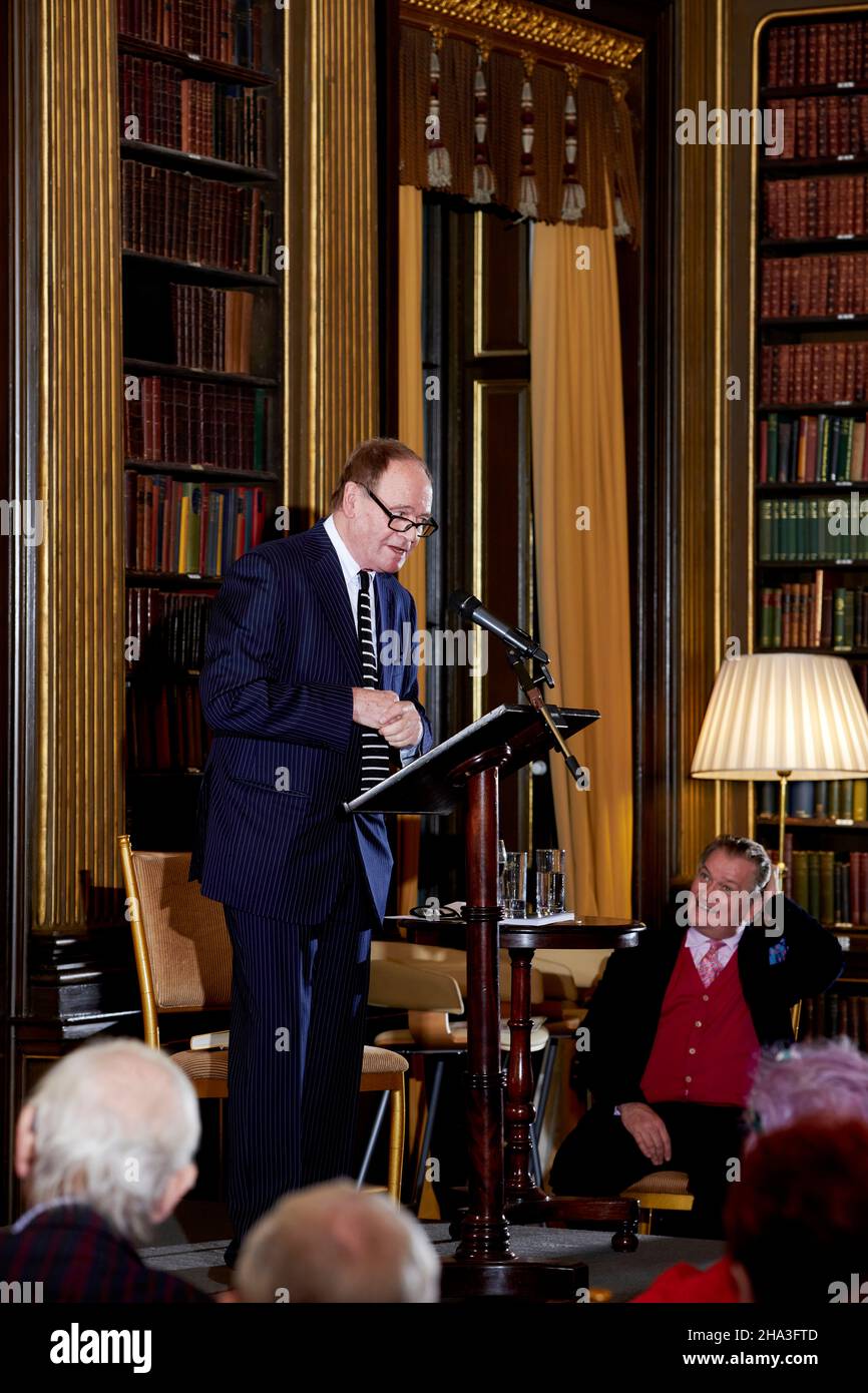 John lloyd qi hi-res stock photography and images - Alamy