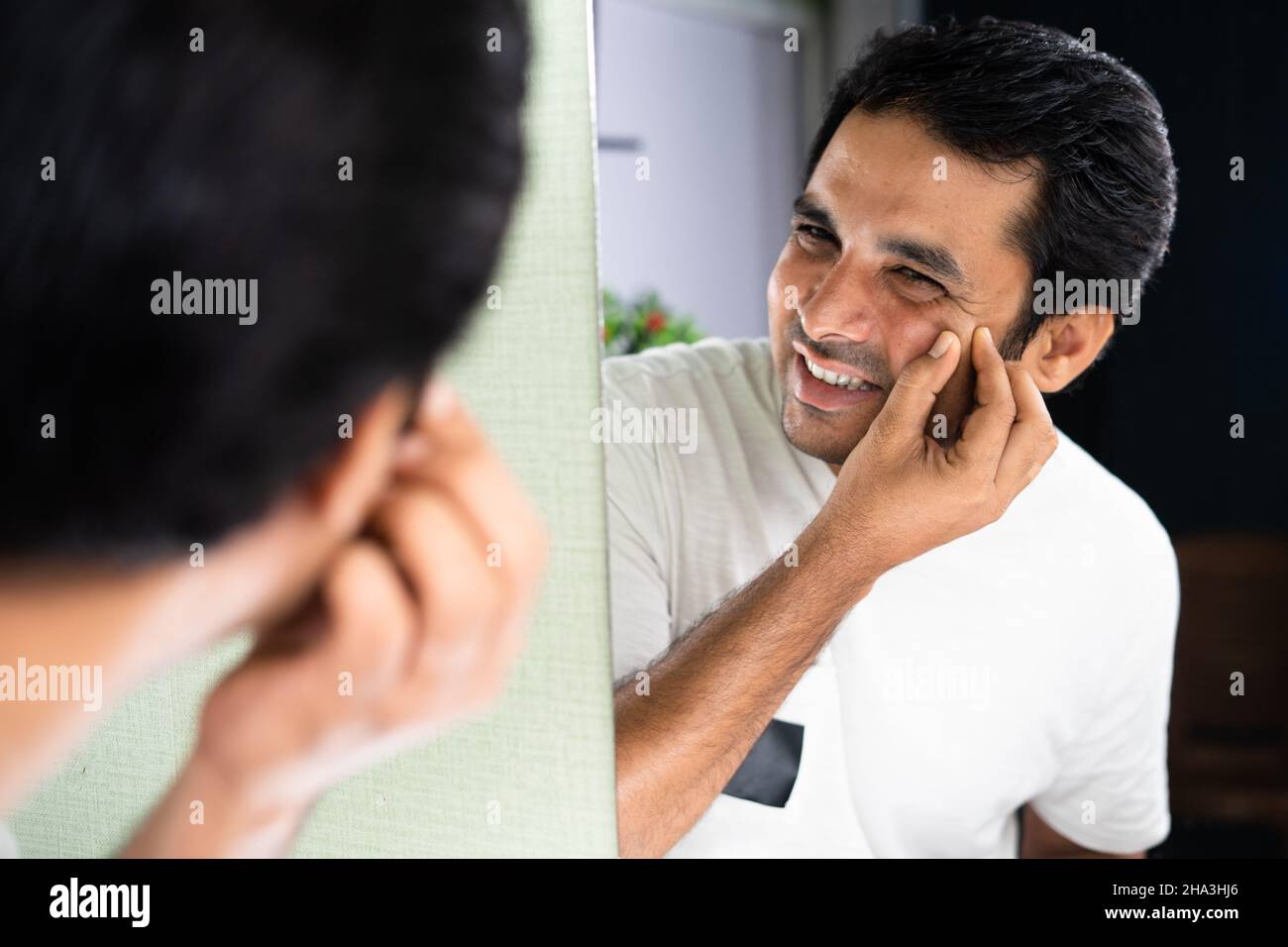 Sad indian man hi-res stock photography and images - Alamy