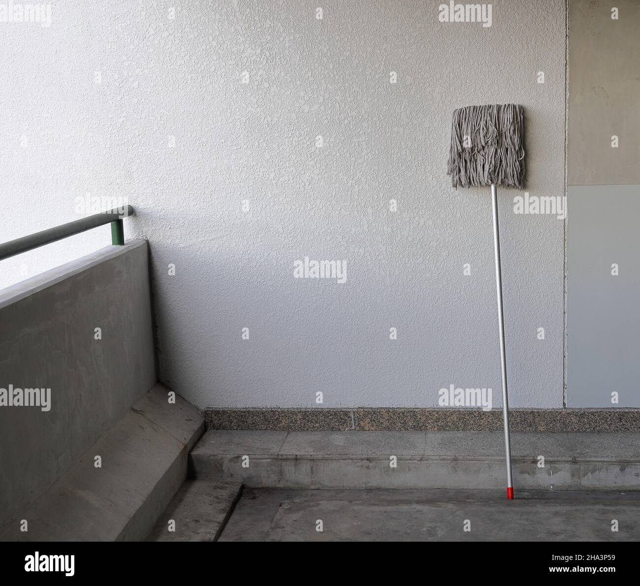 Lean concrete hi-res stock photography and images - Alamy