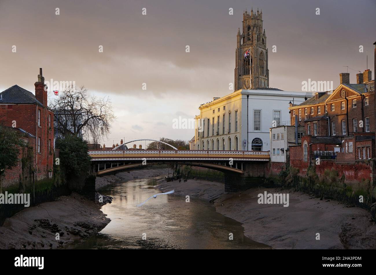 Old riverside buildings hi-res stock photography and images - Alamy
