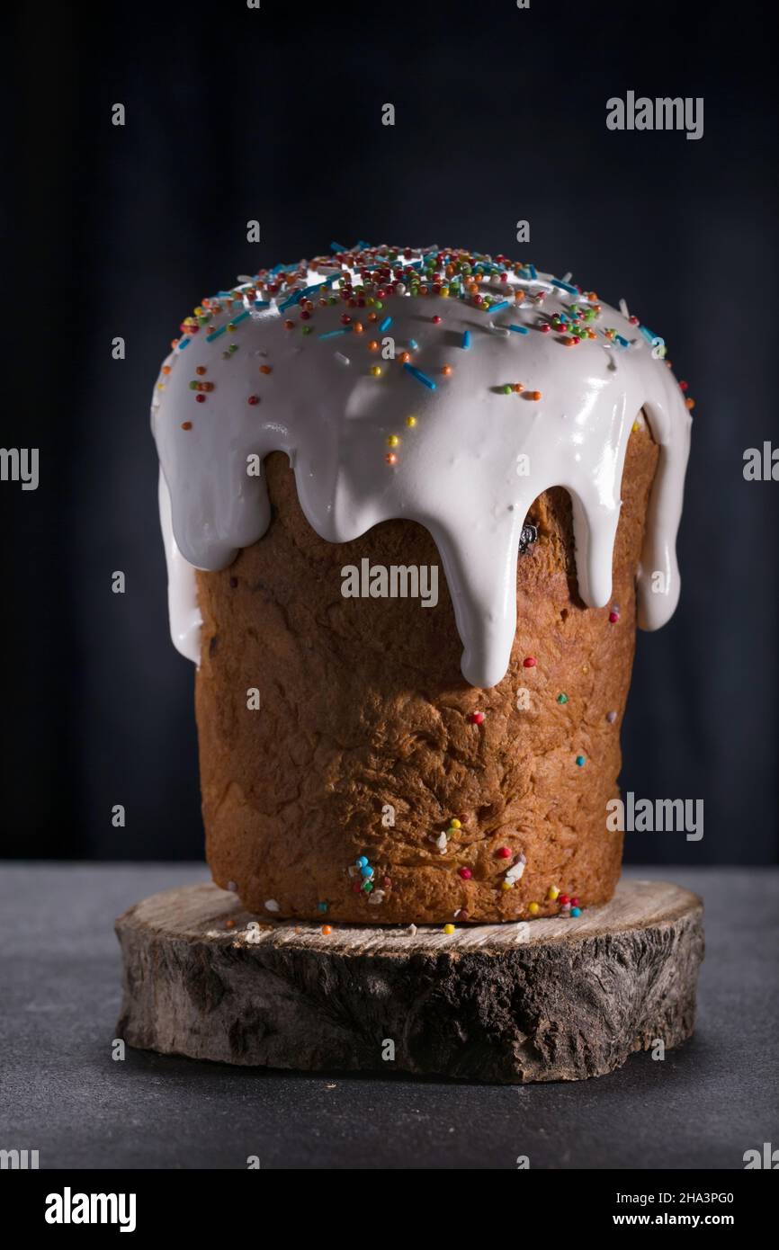 Close-up of Easter on a wooden stand. Easter cake, Christian Easter ...