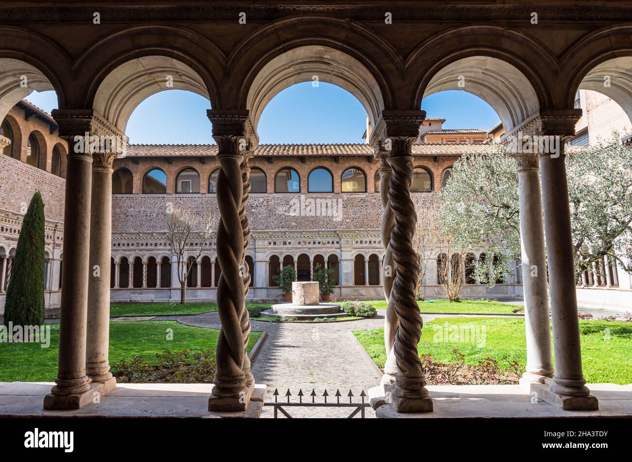 Monastery garden medieval hi-res stock photography and images - Alamy