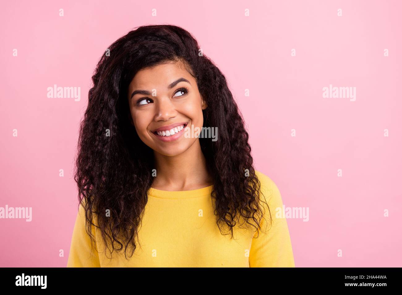 Photo of young cheerful black girl happy positive smile curious ...