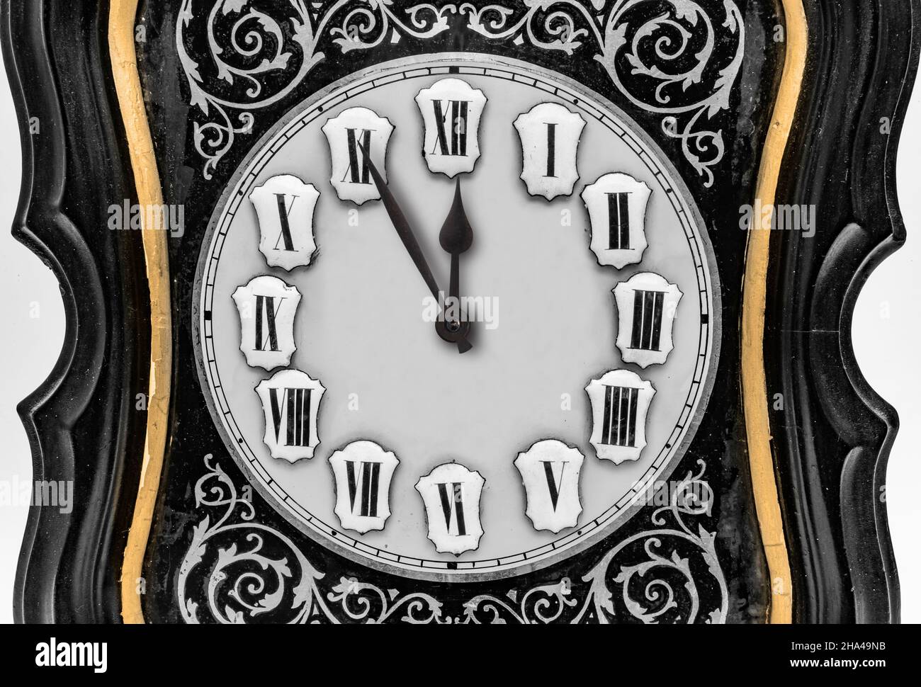 Old antique clock hi-res stock photography and images - Alamy