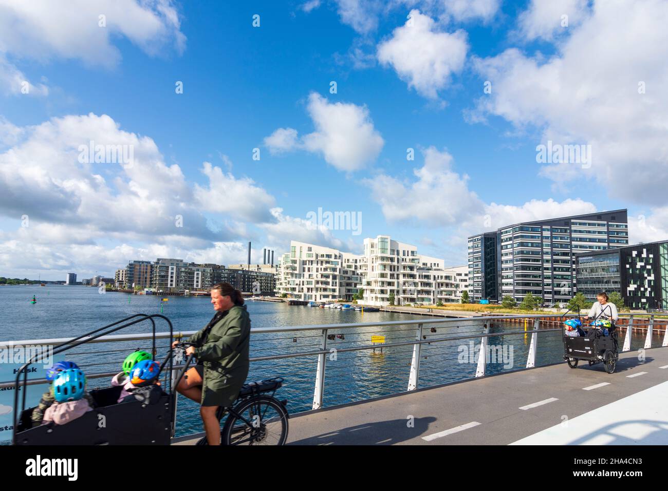 Copenhagen, Koebenhavn: Cykelslangen (Bicycle Snake) bridge for ...