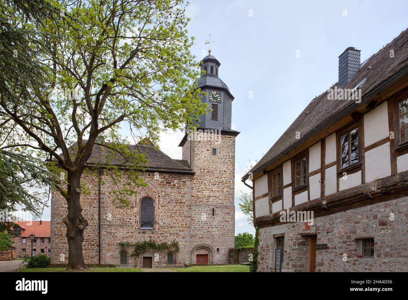 Romanesque architecture hi-res stock photography and images - Alamy