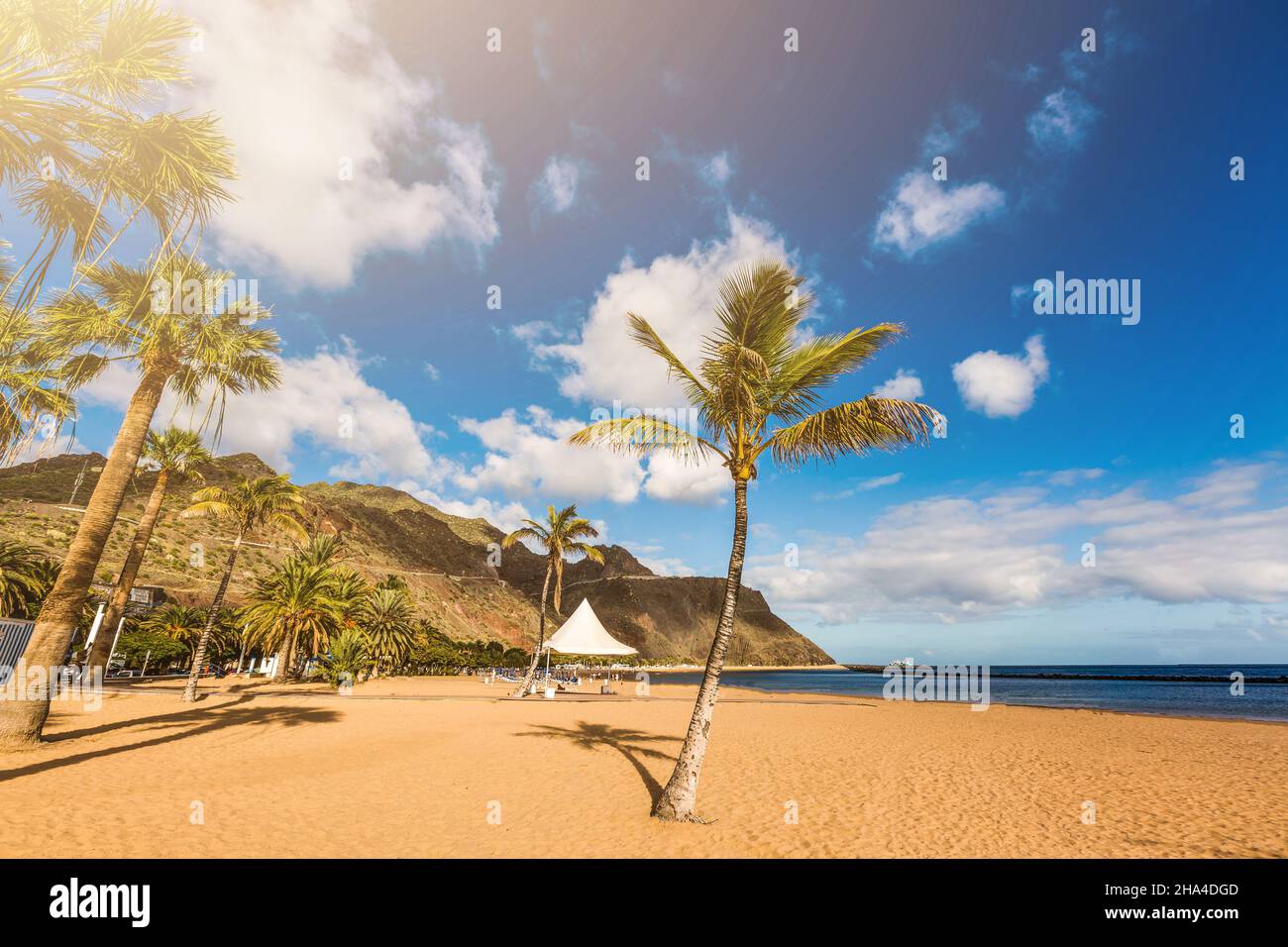 beautiful white sand beach Stock Photo - Alamy
