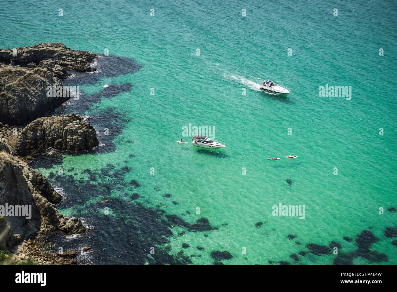 Pleasure boats approaching beautiful bounty lagoon hi-res stock ...