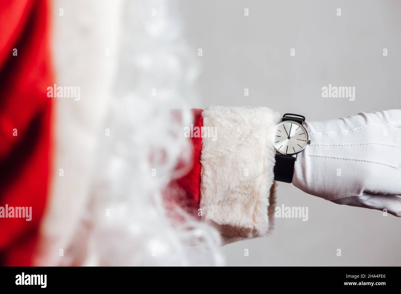 Santa claus checking christmas hi-res stock photography and images - Alamy