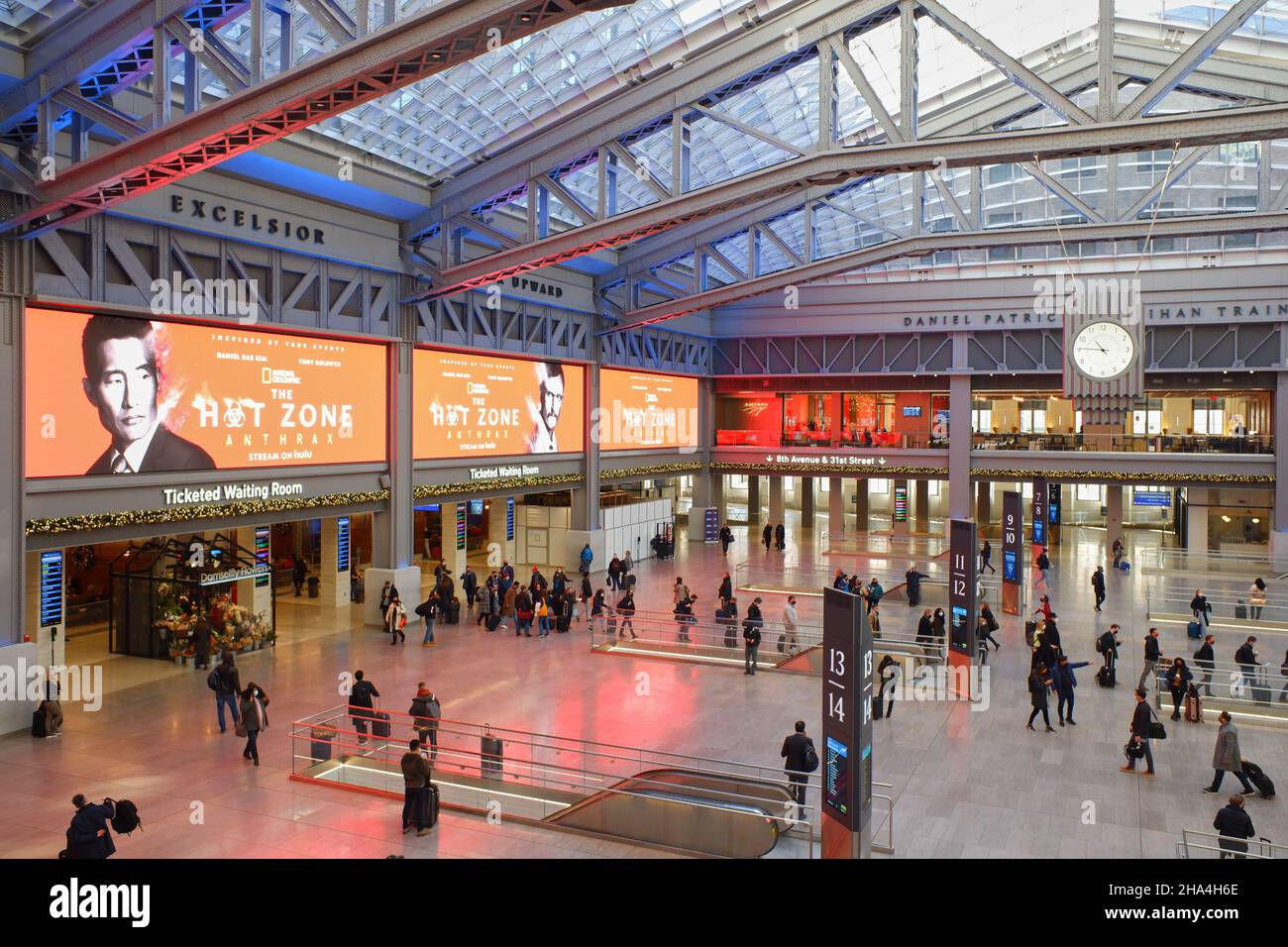 Amtrak train interior hi-res stock photography and images - Alamy