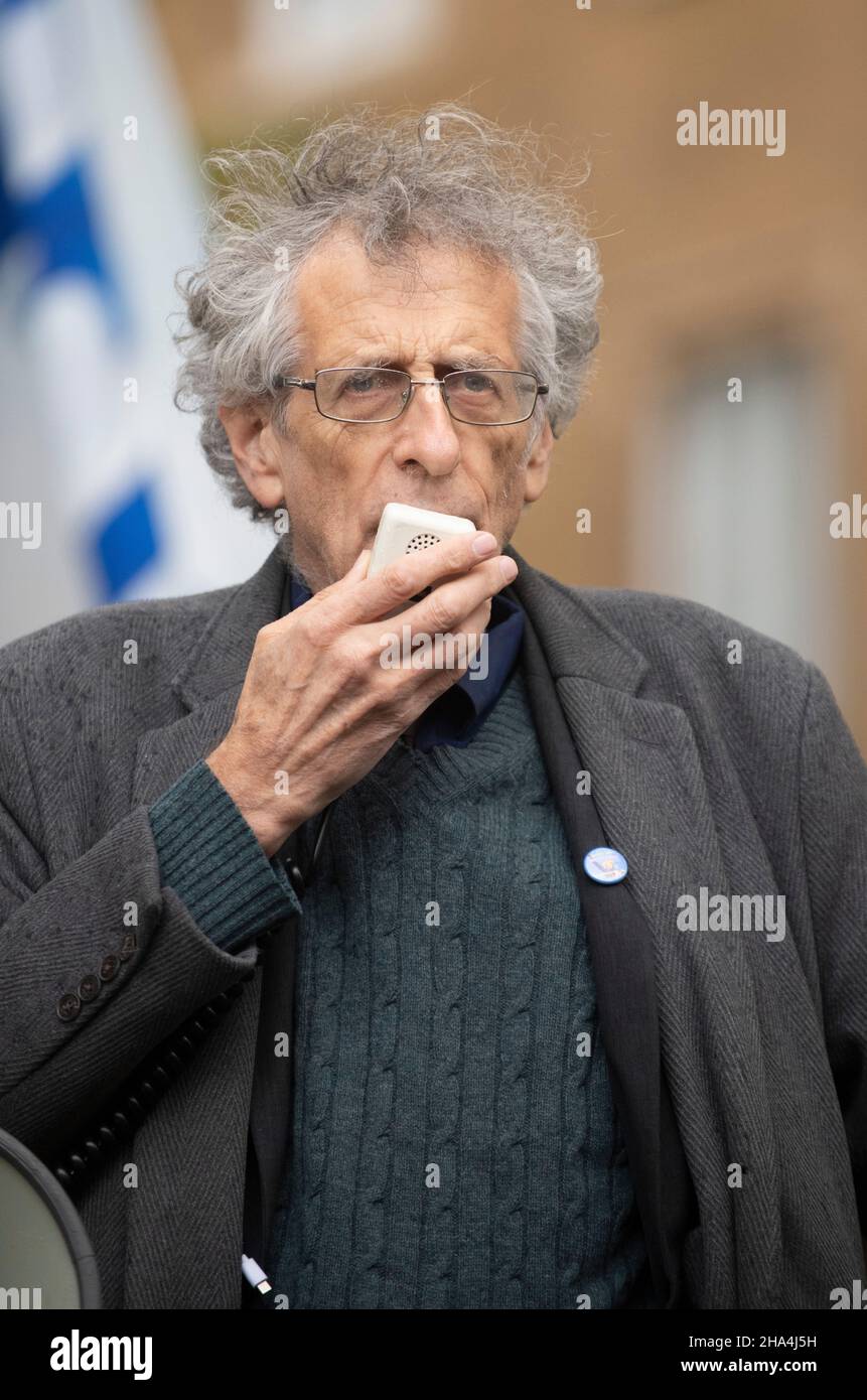 piers corbyn protesting in london Stock Photo - Alamy