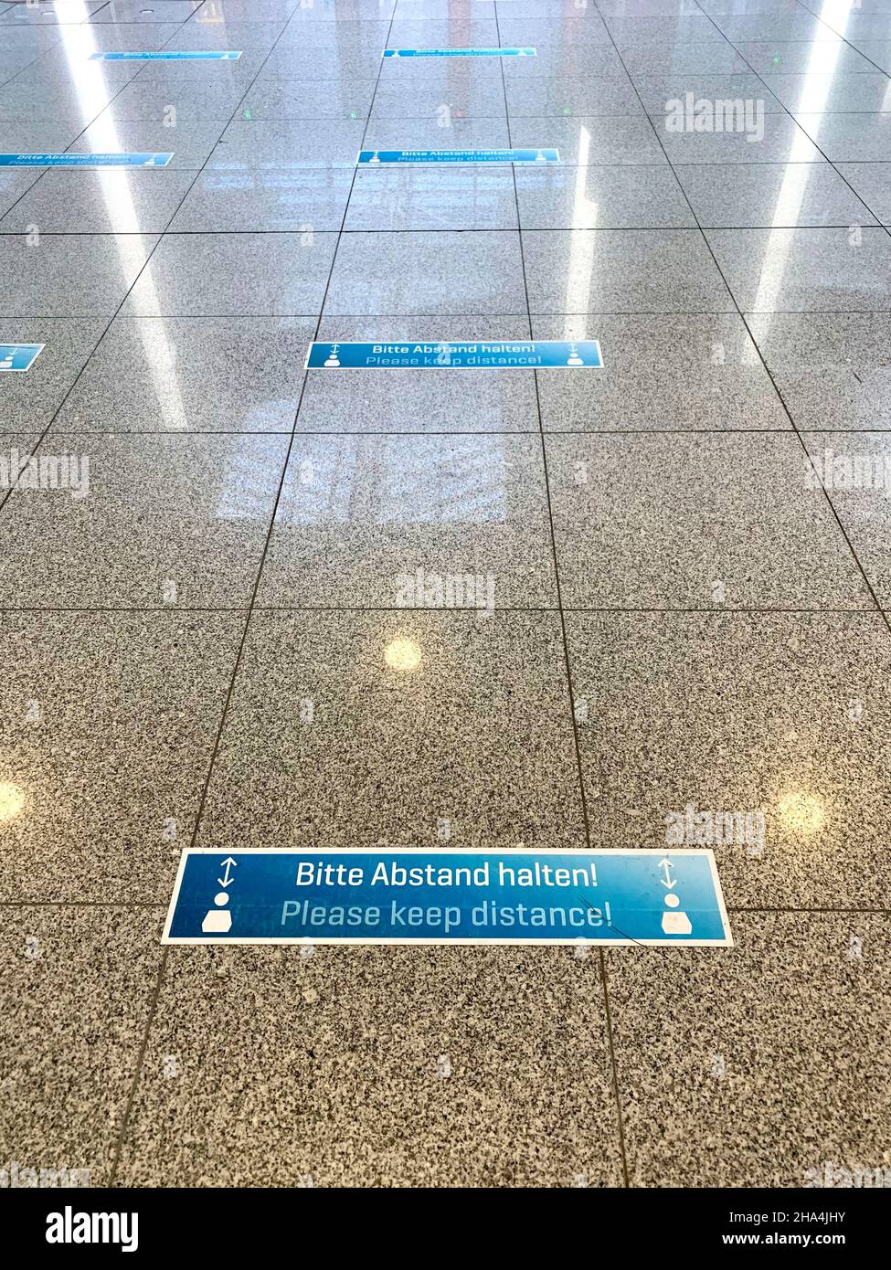 Airport terminal interior sign hi-res stock photography and images - Alamy